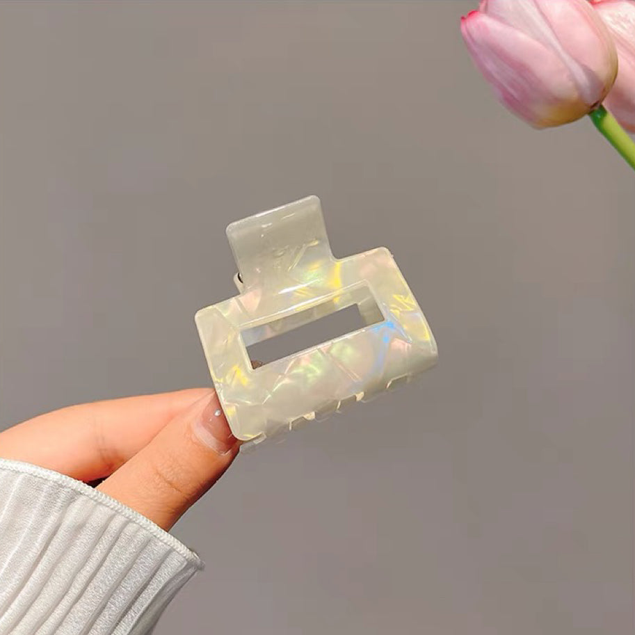 Cora Hair Claw – Cliff Studio